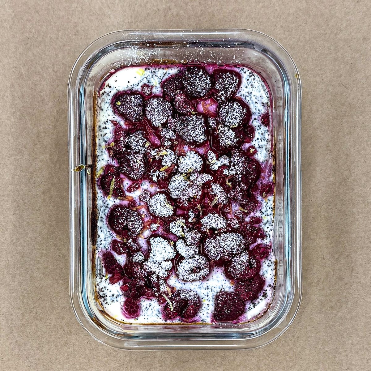 Zapečený tvaroh s mákem a ovocem | Zdravý recept od Restartujem®